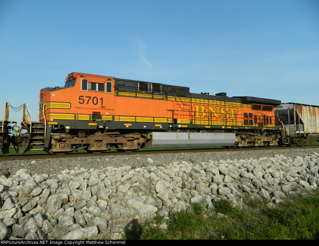 BNSF 5701